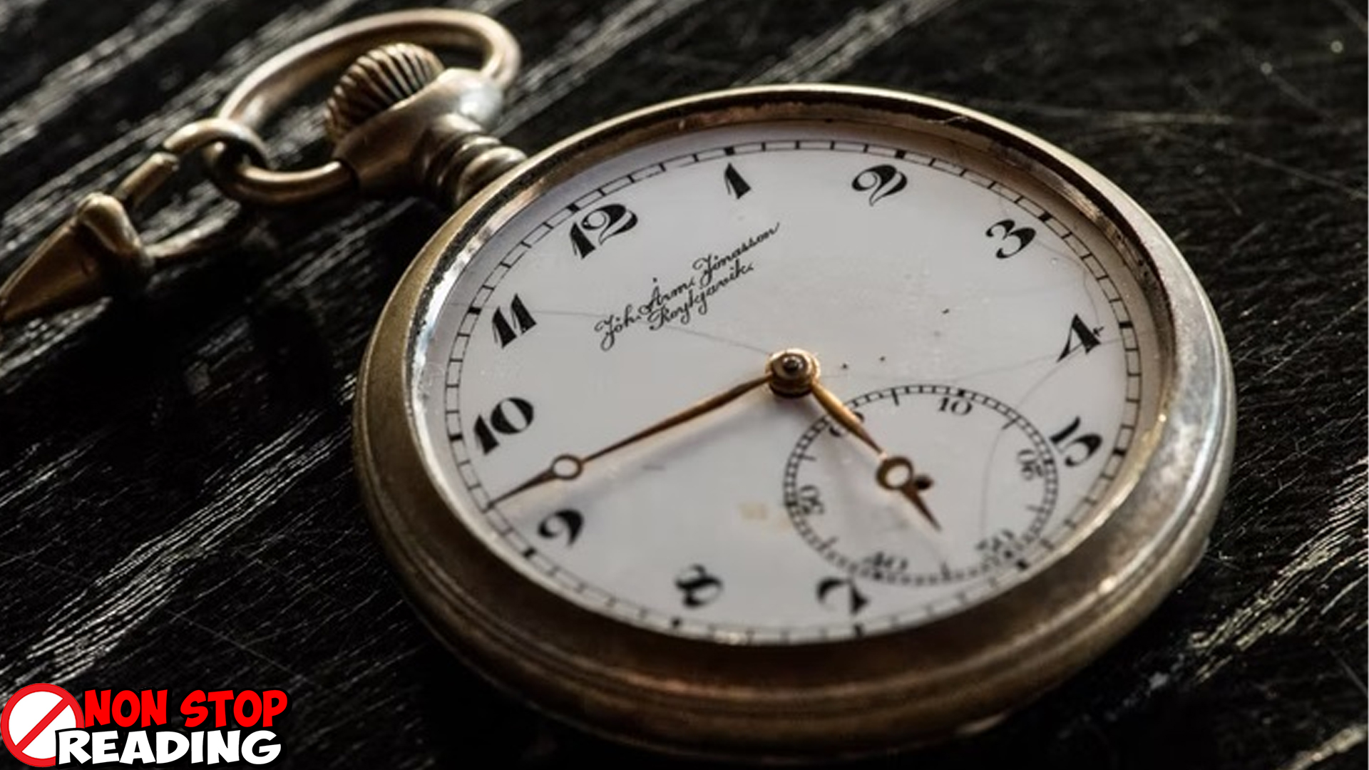 Waktu yang Membeku: Koleksi Jam Dinding Kuno yang Memukau!